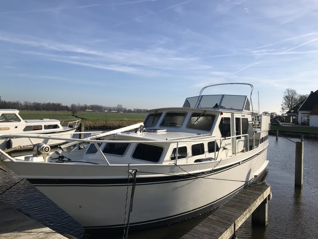 Roerdomp 6 -8 personen | Boten huren in Friesland